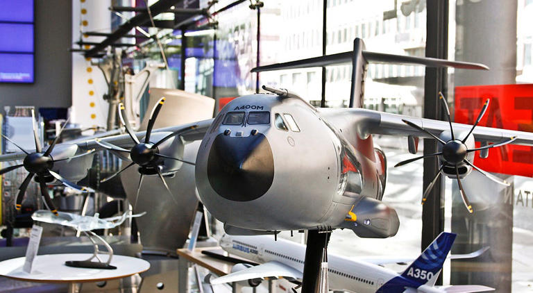 HAL Achieves 'Maharatna' Status: A New Milestone for the Aerospace Giant